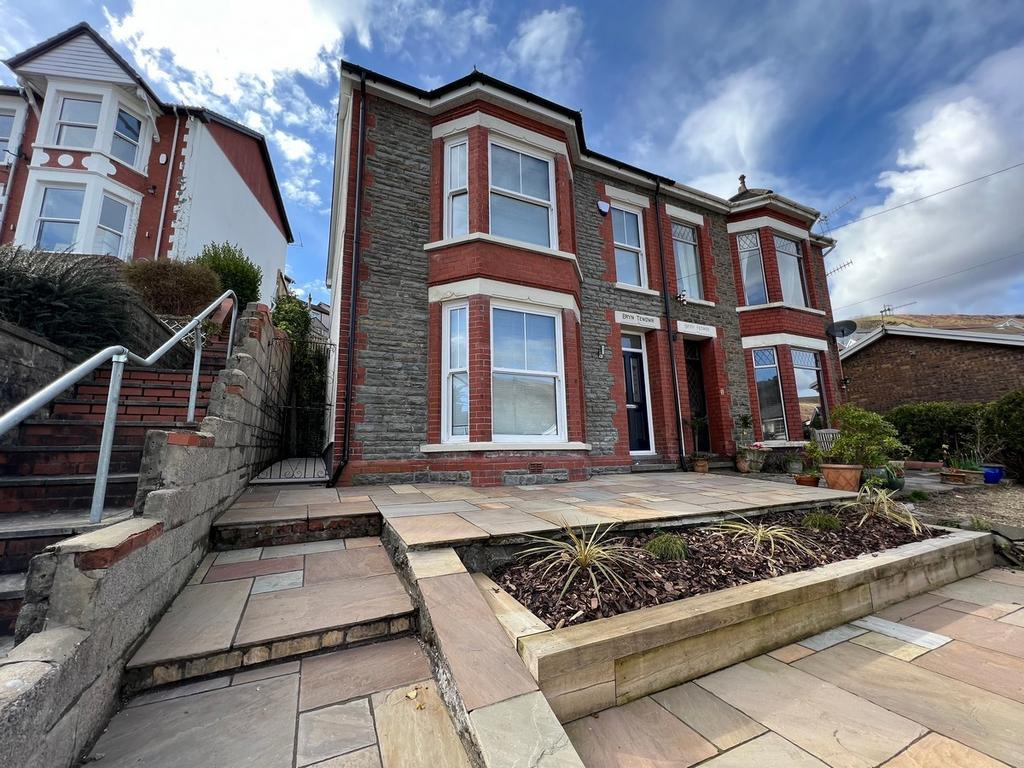 Aberhondda Road Porth - Porth 4 bed semi-detached house - £270,000