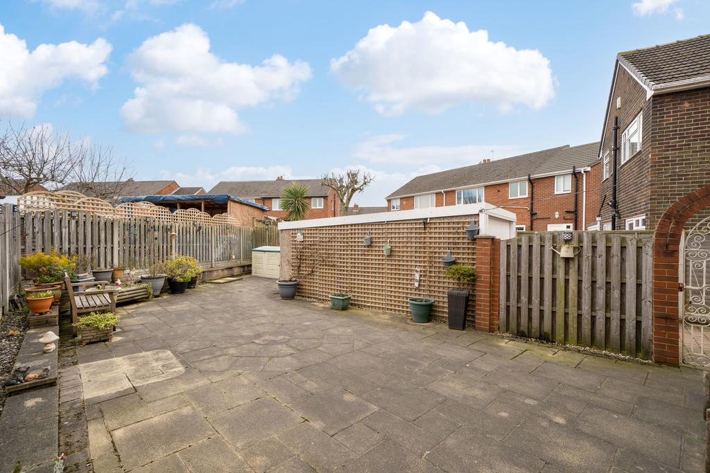 Rectory Drive, Birstall 3 bed semi-detached house - £240,000