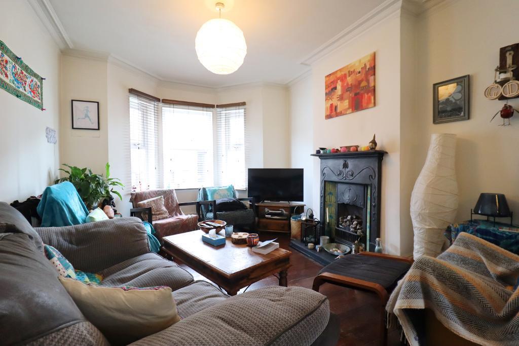 Reginald Street, High Town, Luton, Bedfordshire, LU2 7QZ 3 bed terraced ...