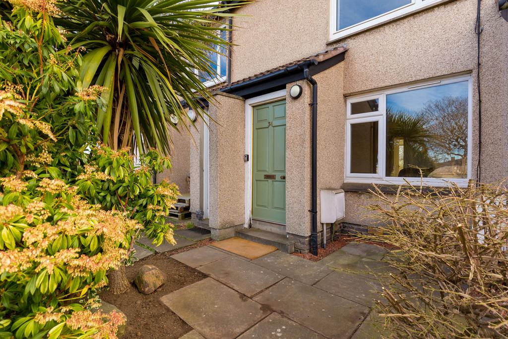 34 Wisp Green, Edinburgh, EH15 3QY 1 bed flat - £120,000