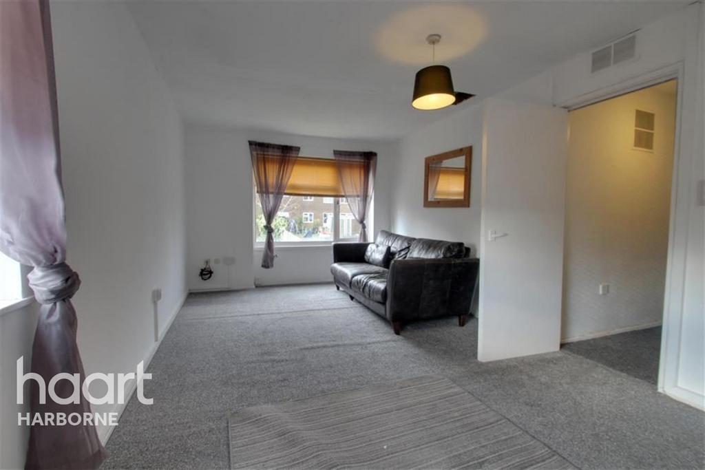 Bullace Croft, Edgbaston 2 bed flat - £950 pcm (£219 pw)