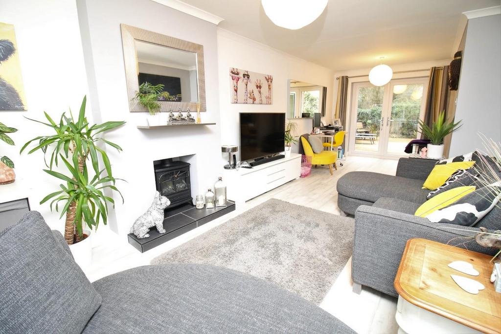 Extended family home with secluded garden in Yatton 4 bed detached house - £495,000