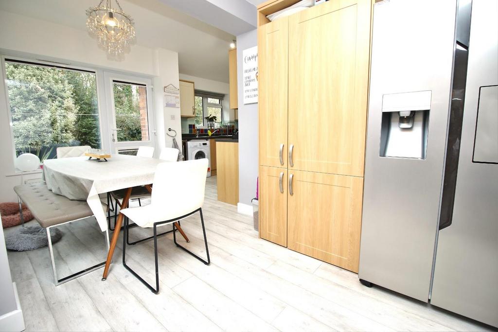 Extended family home with secluded garden in Yatton 4 bed detached house - £495,000
