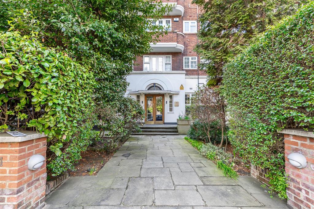 Acol Road, South Hampstead, NW6 Studio - £425,000