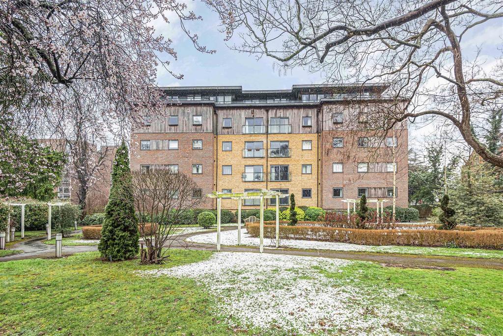 Priory Point, Southcote Lane, Reading... 1 bed flat - £210,000