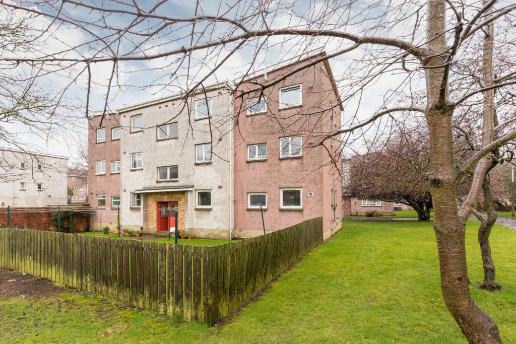 18A Forrester Park Avenue, Edinburgh... 2 bed ground floor flat - £150,000
