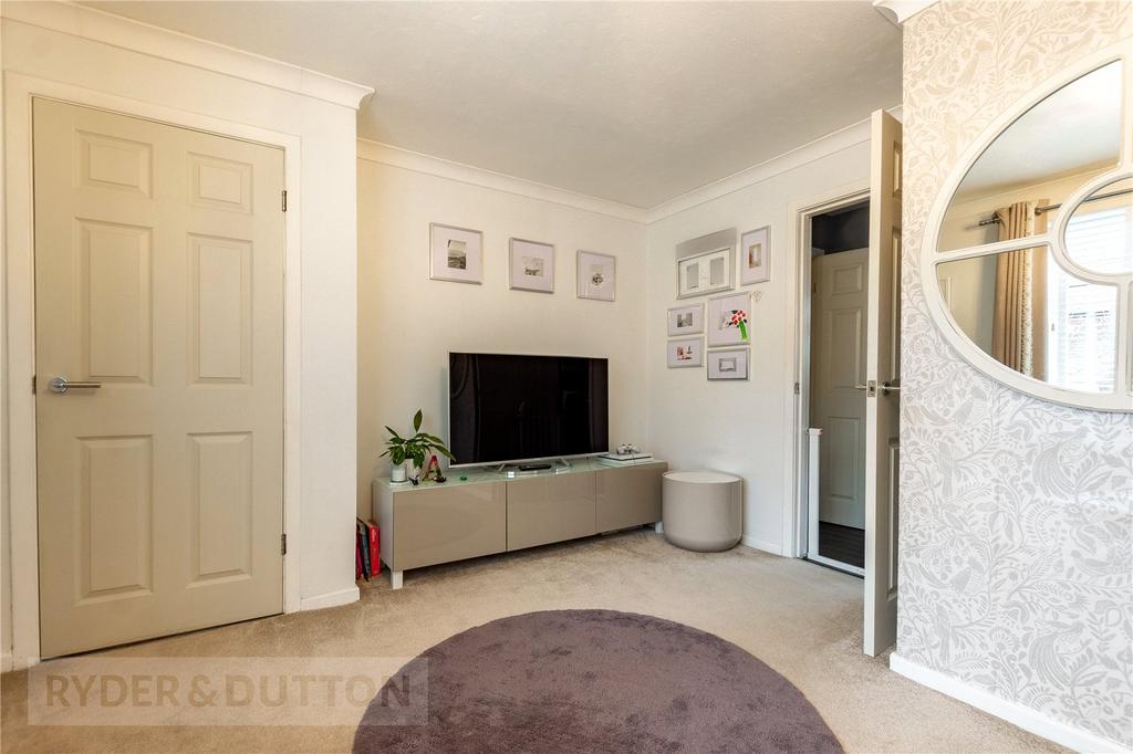 Rosary Road, Fitton Hill, Oldham, OL8 2 bed semi-detached house - £160,000