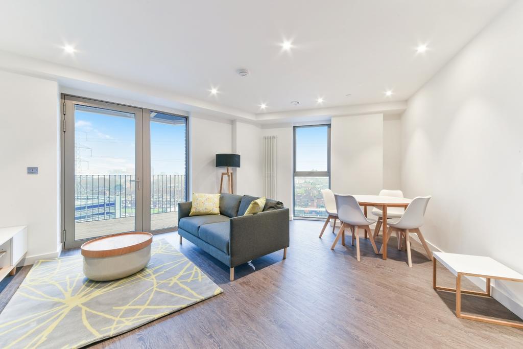 Royal Docks West, Western Gateway... 1 bed apartment - £1,950 pcm (£450 pw)