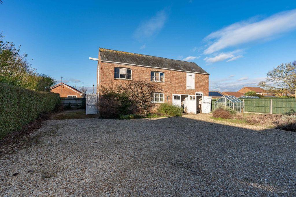 58 Spalding Road, Holbeach, Spalding... 4 bed detached house - £375,000