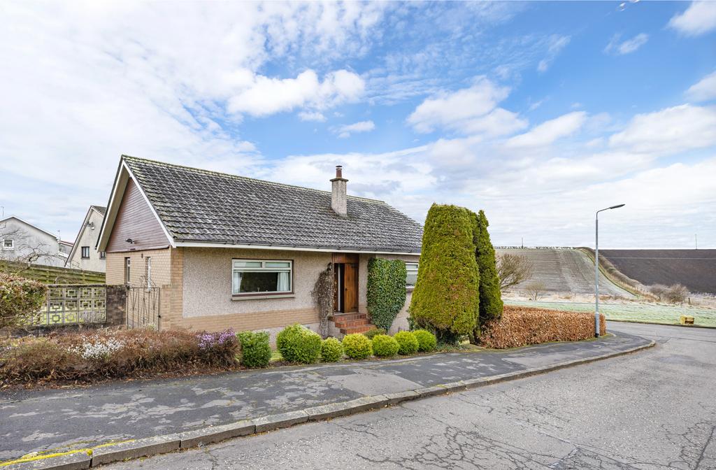 9 Broom Gardens Lenzie G66 4eh 3 Bed Detached Bungalow £350 000