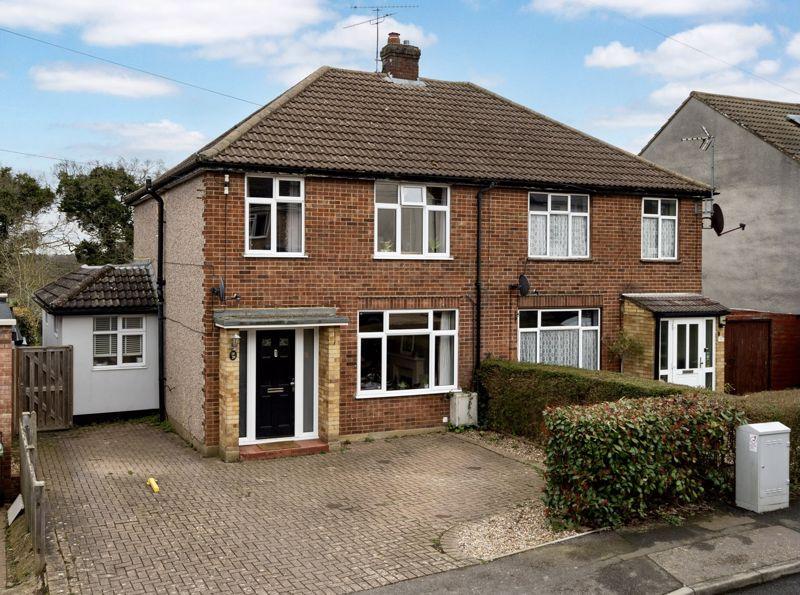 Summer Street, Slip End 3 bed semi-detached house - £490,000