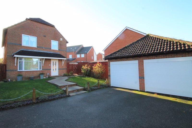 Hawkinge, Folkestone 4 bed detached house - £475,000