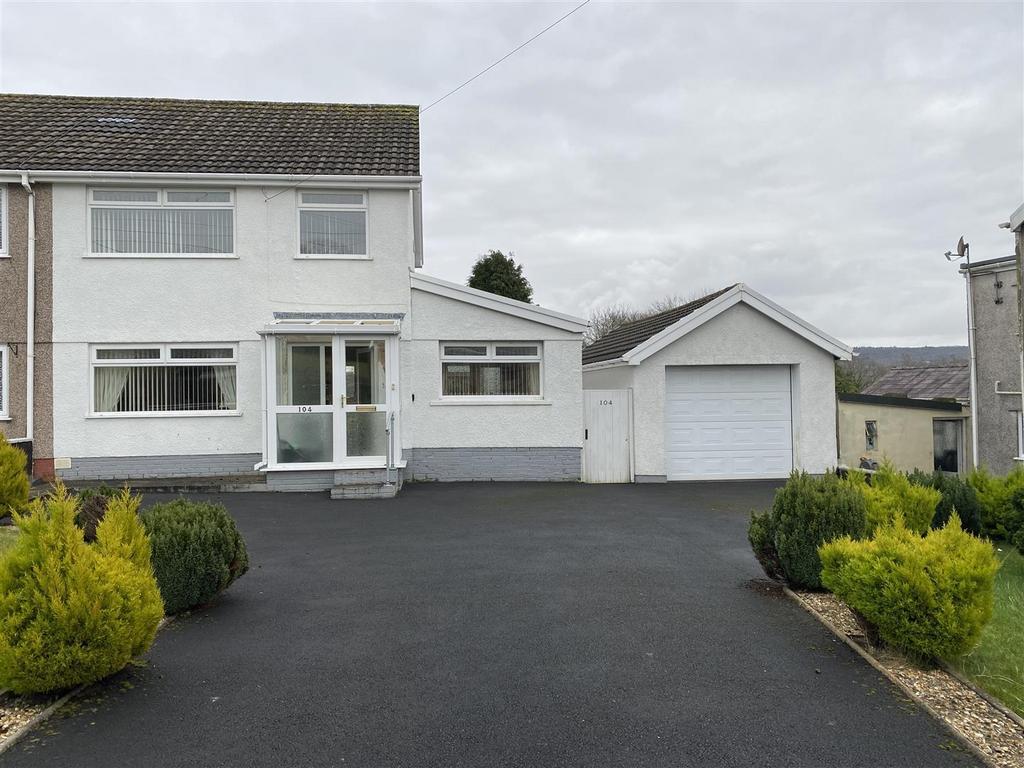Heol Y Meinciau, Pontyates, Llanelli 3 bed semi-detached house - £199,950
