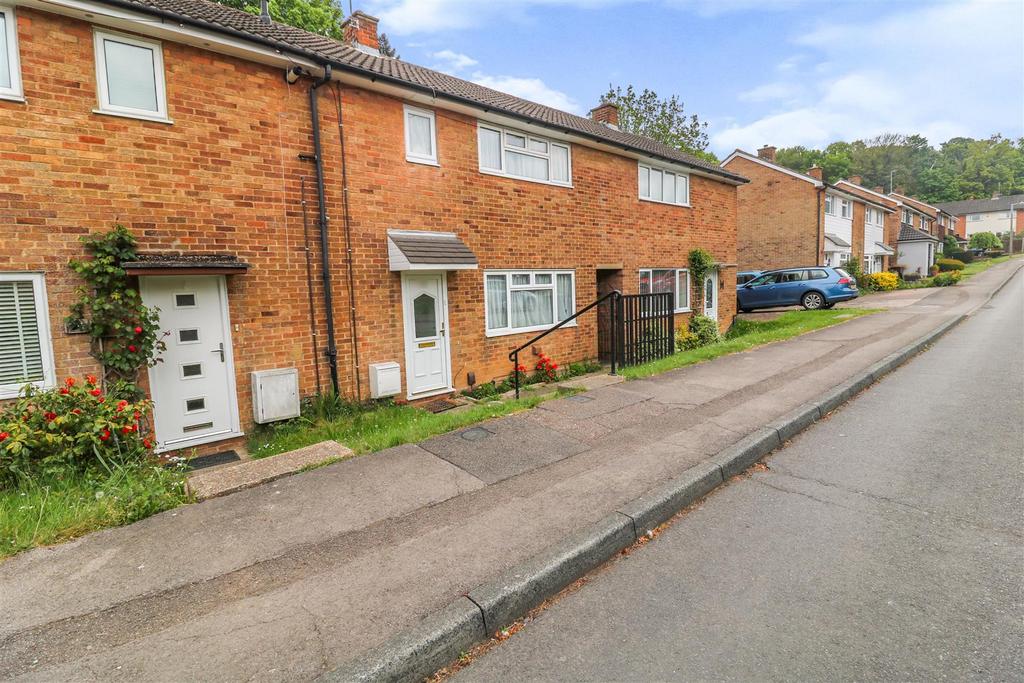 Rectory Wood, Harlow 3 bed terraced house - £325,000