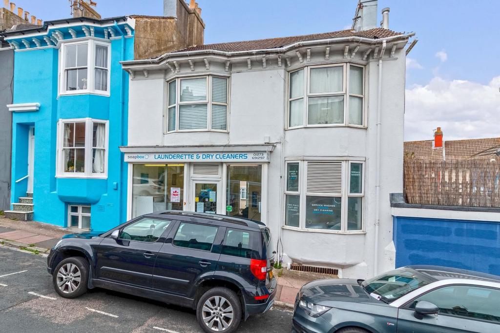Quebec Street, Brighton 2 bed apartment - £300,000