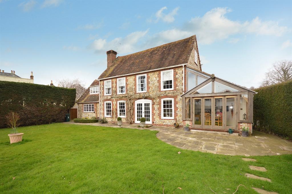 Common Road, Funtington, PO18 4 bed detached house - £2,950 pcm (£681 pw)