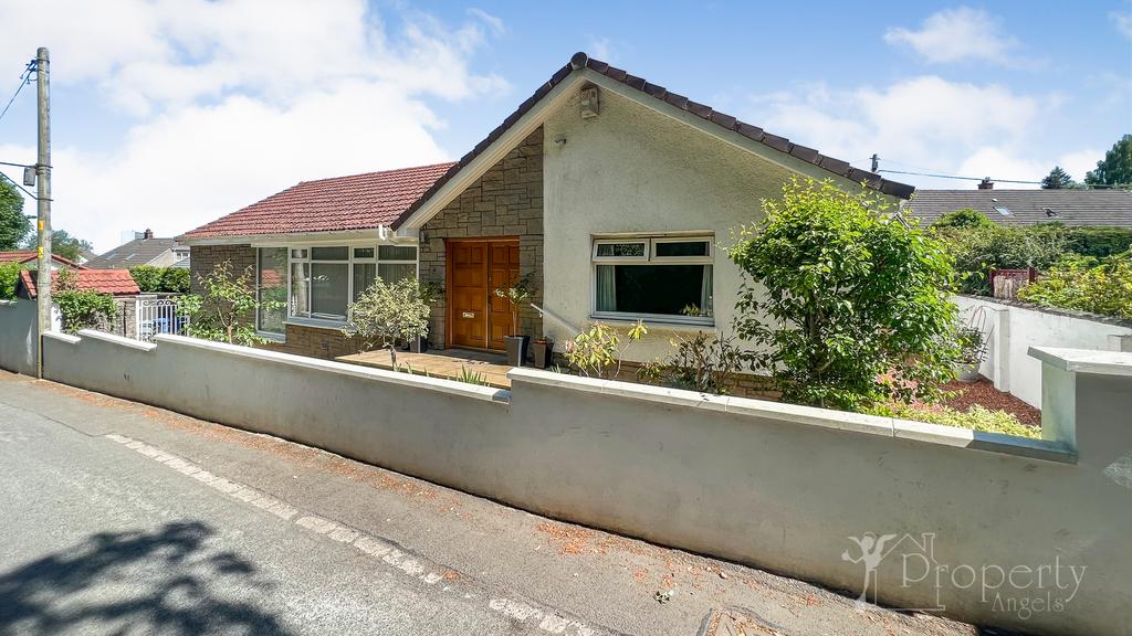 Allanshaw Gardens, Hamilton ML3 4 bed detached bungalow - £359,995