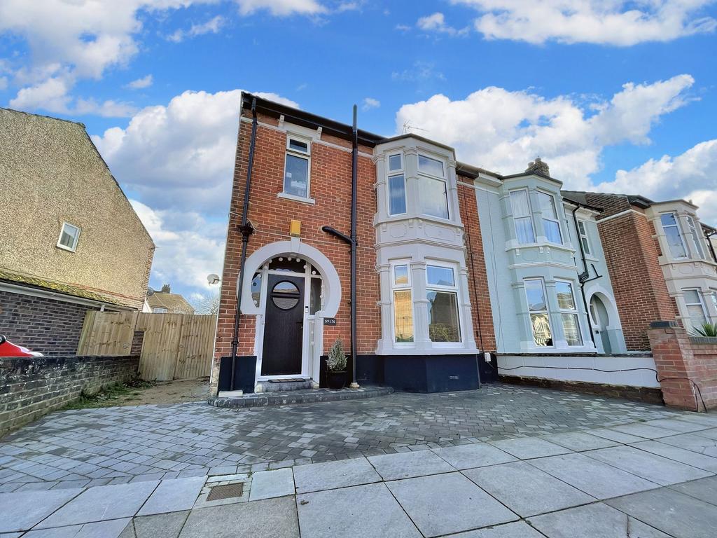 Stride Avenue, Portsmouth, PO3 3 bed end of terrace house - £425,000