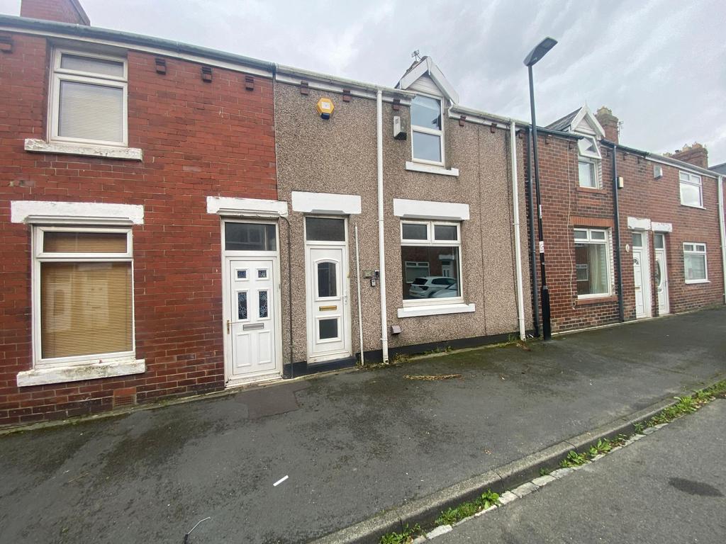 Outram Street, Houghton le Spring, DH5 2 bed terraced house - £595 pcm ...