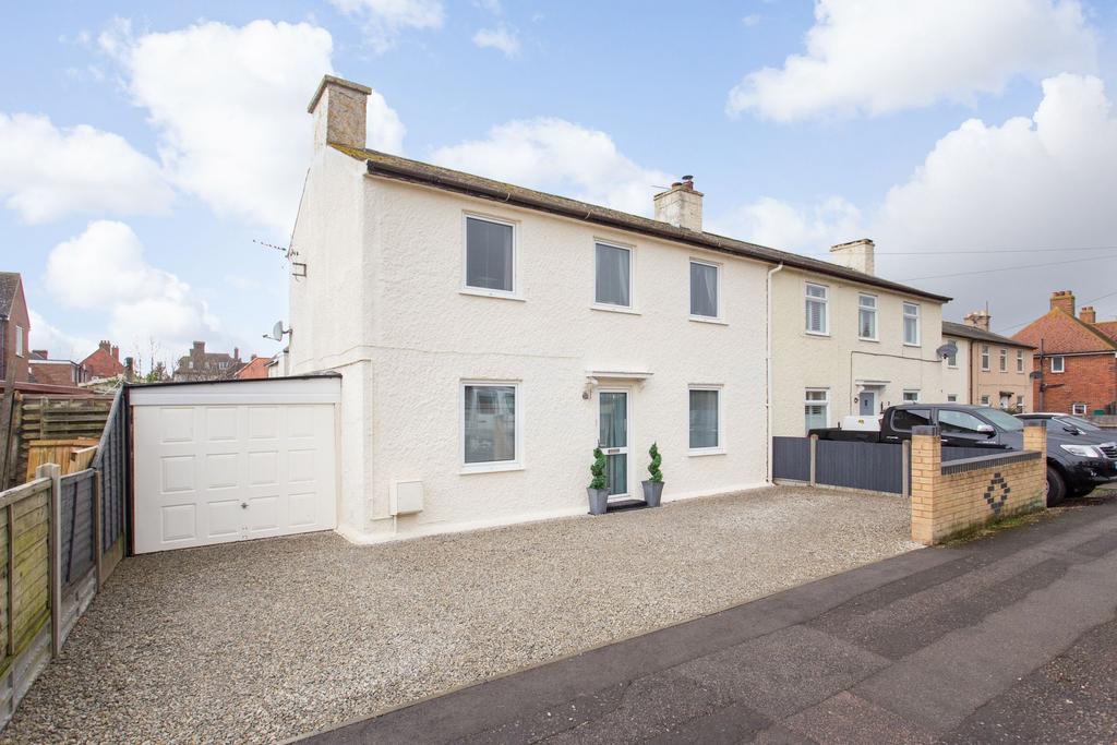 East View, Hersden, CT3 3 bed semi-detached house - £285,000