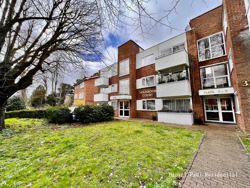Golden Manor 2 bed flat - £1,647 pcm (£380 pw)
