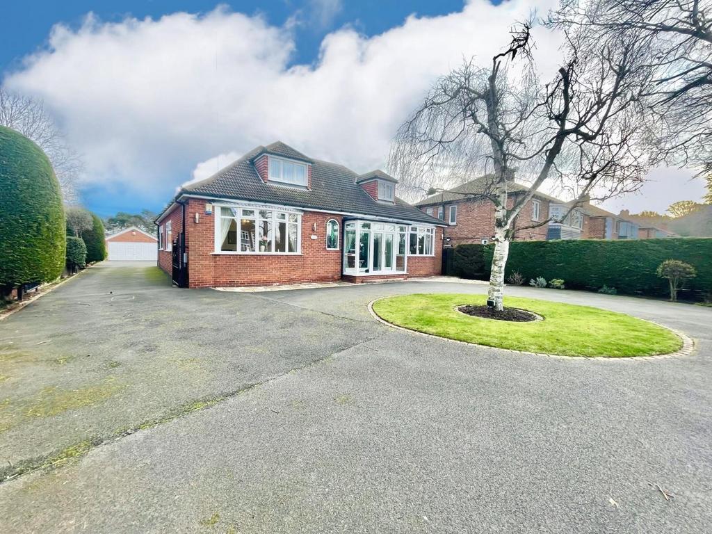 Acklam Road, Middlesbrough 4 bed detached bungalow for sale - £460,000
