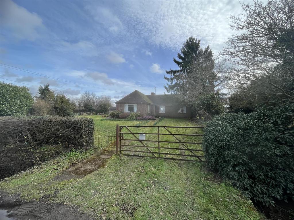 Mill Lane, Yalding 2 bed bungalow - £525,000