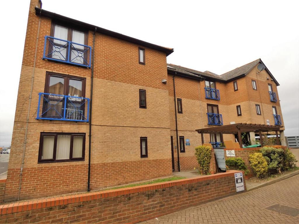 Crawley Court, West Street... 1 bed apartment - £165,000