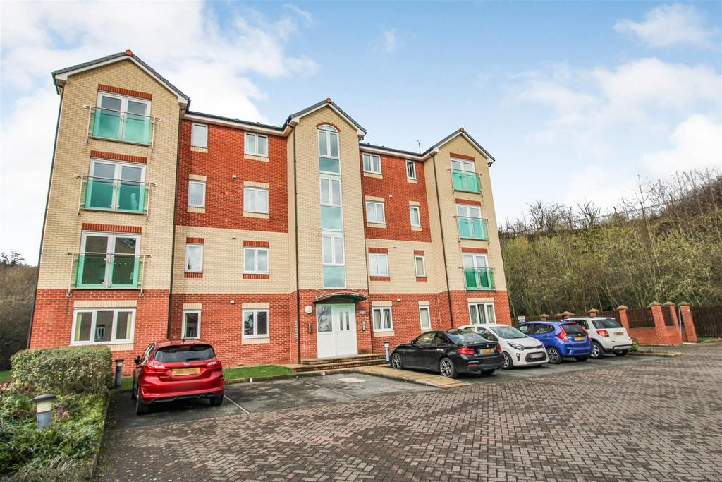 Leatham Avenue, Kimberworth, Rotherham 2 bed flat - £90,000