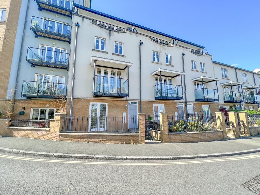 Lockside, Portishead, Bristol... 5 bed end of terrace house - £2,500 ...