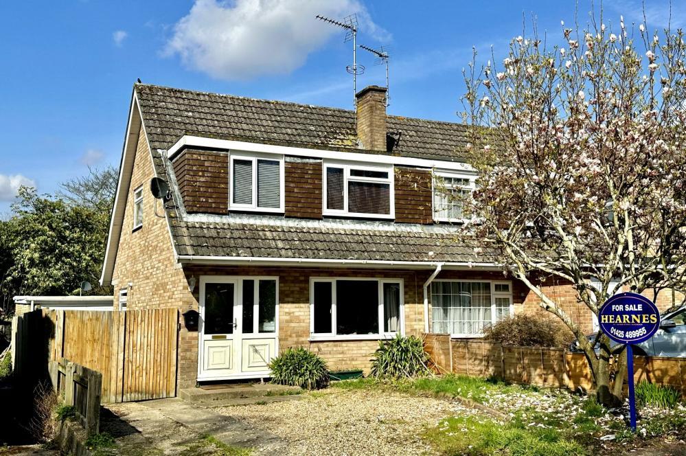 Drake Close, Ringwood, BH24 1UG 3 bed semi-detached house - £375,000
