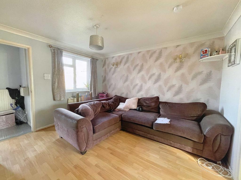 Monks Way Bournemouth Bh11 2 Bed Terraced House £245 000