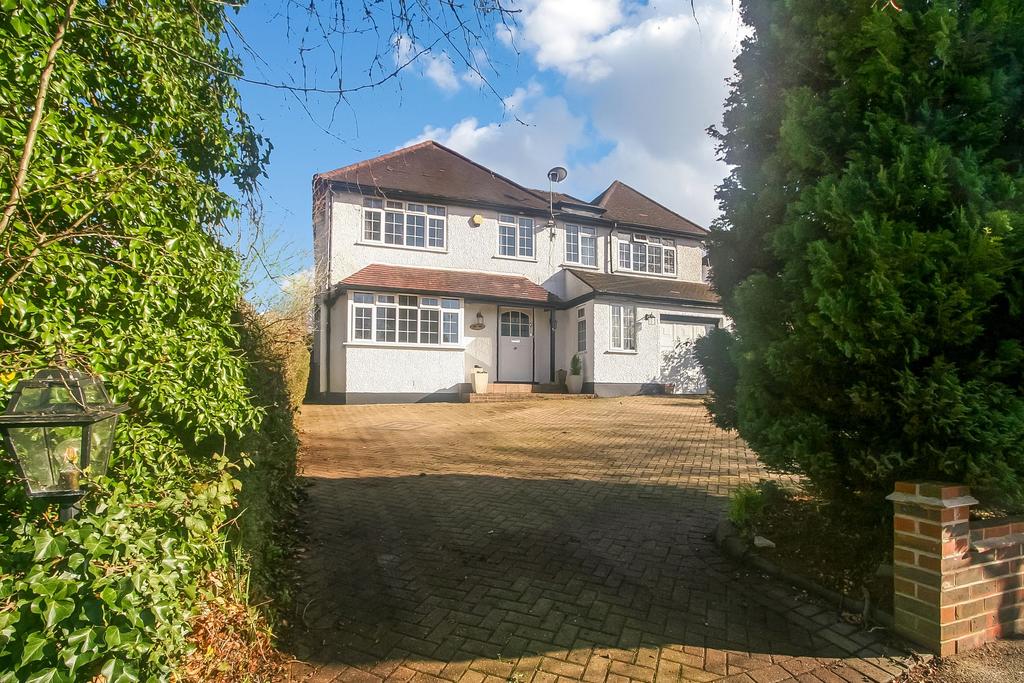 Arkwright Road, South Croydon, CR2 6 bed detached house - £1,150,000