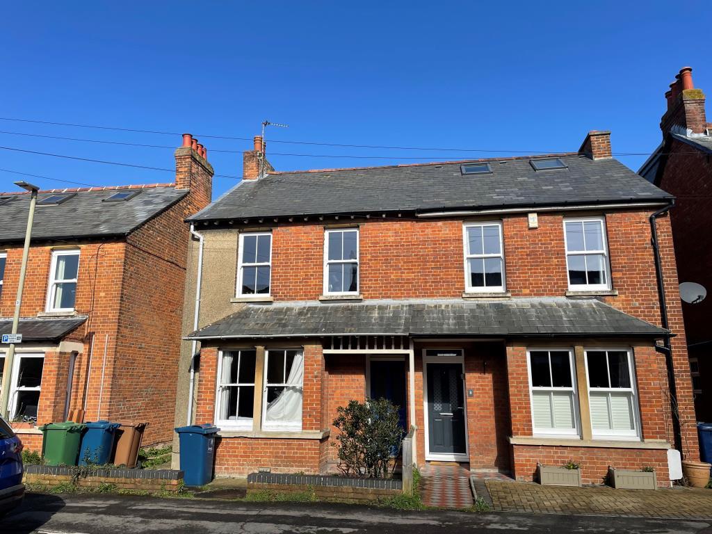 Headington, Oxford, OX3 4 bed semi-detached house - £575,000