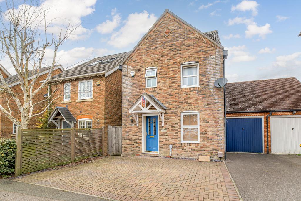Imperial Way, Ashford, TN23 3 bed detached house - £375,000