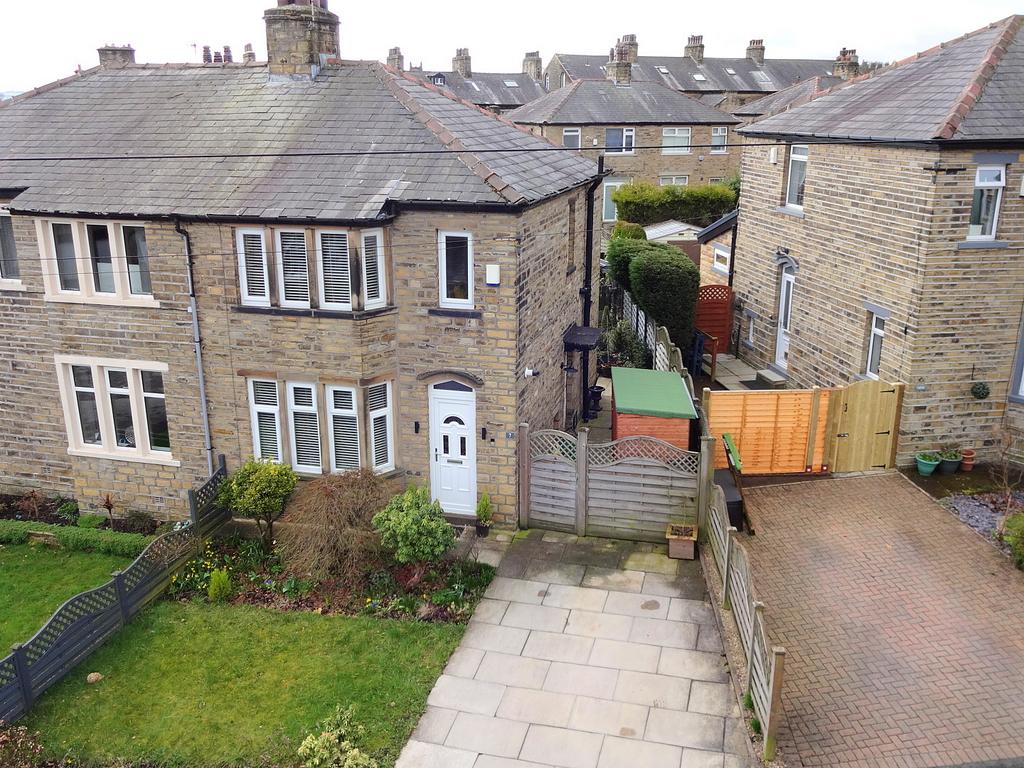 Savile Drive, Halifax HX1 3 bed semi-detached house - £220,000