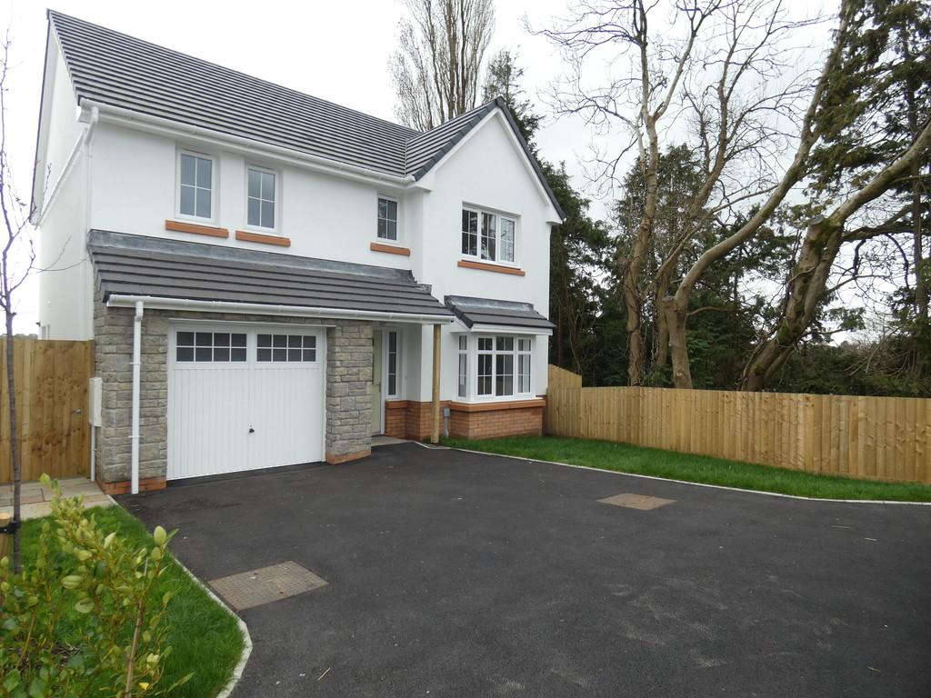 Llys Cerrig Isaf, Pen-y-Fai, Bridgend... 4 bed detached house - £1,595 ...