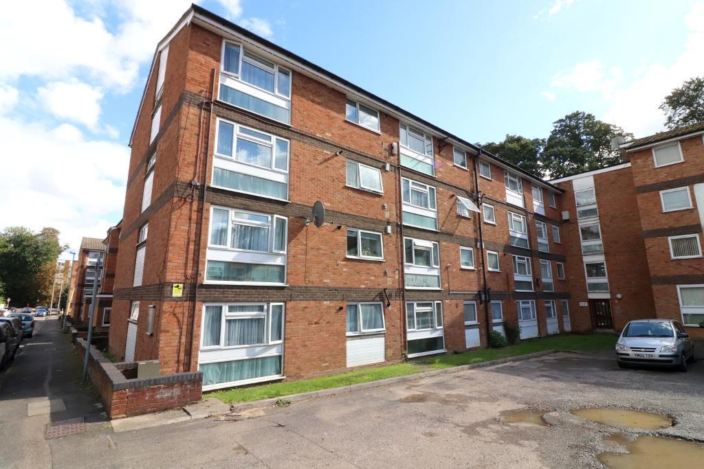 Luton LU3 2 bed flat - £175,000