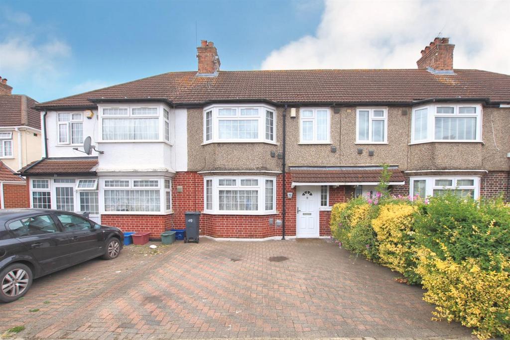 Marnell Way, Hounslow TW4 3 bed terraced house - £2,200 pcm (£508 pw)