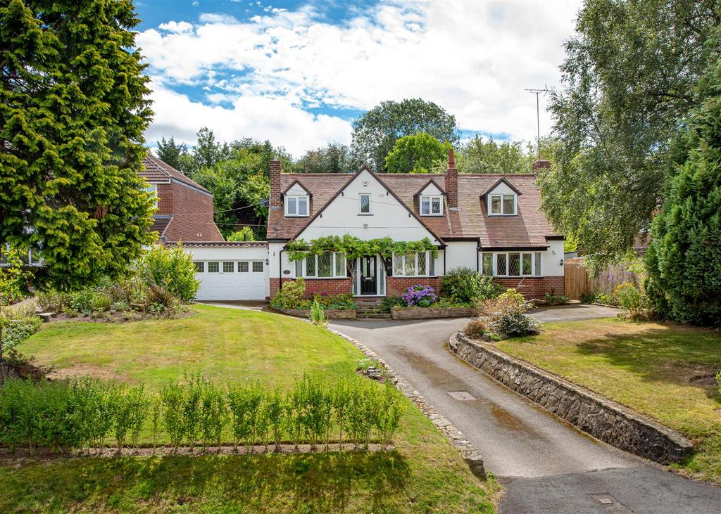 The Croft, 27 Castlecroft Lane, Wightwick 3 bed detached house - £595,000