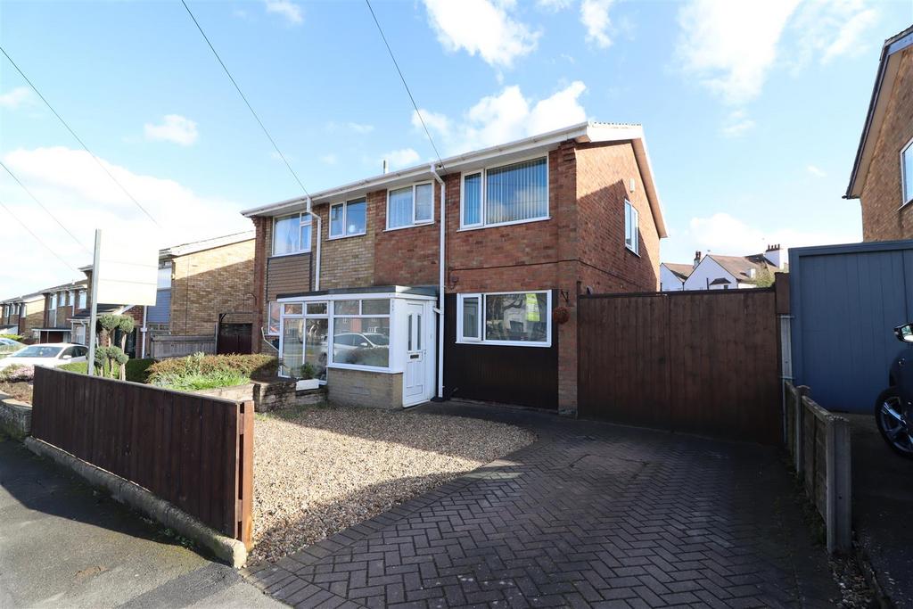 Boothferry Road, Hessle 3 bed semi-detached house - £205,000