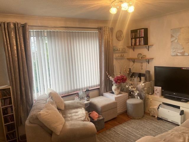 Mayfield Road, South Croydon Studio - £205,000
