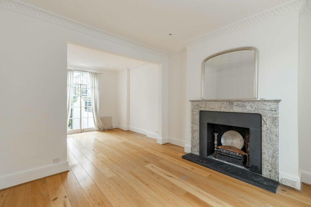 Graham Terrace, Belgravia, SW1W 3 bed property - £5,417 pcm (£1,250 pw)