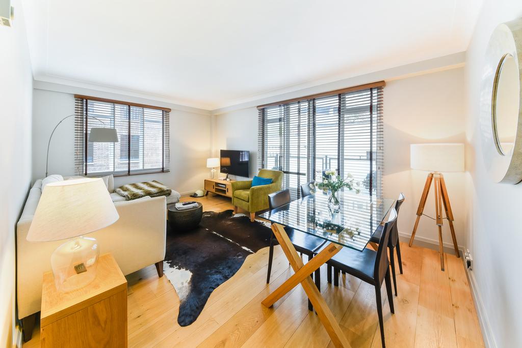 Buckingham Gate, SW1 1 bed flat - £2,817 pcm (£650 pw)