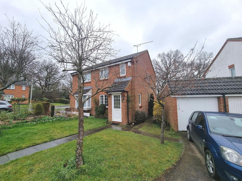 Pinewood Close, Borehamwood, WD6 2 bed end of terrace house - £1,550 ...