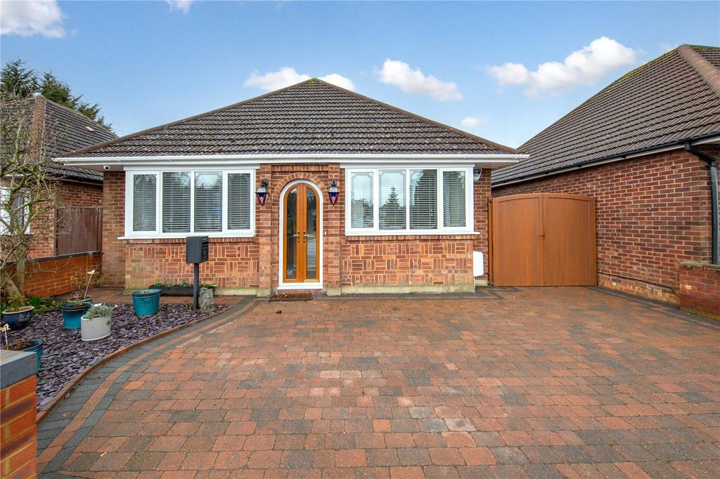 Luton, Bedfordshire LU2 3 bed bungalow - £399,995