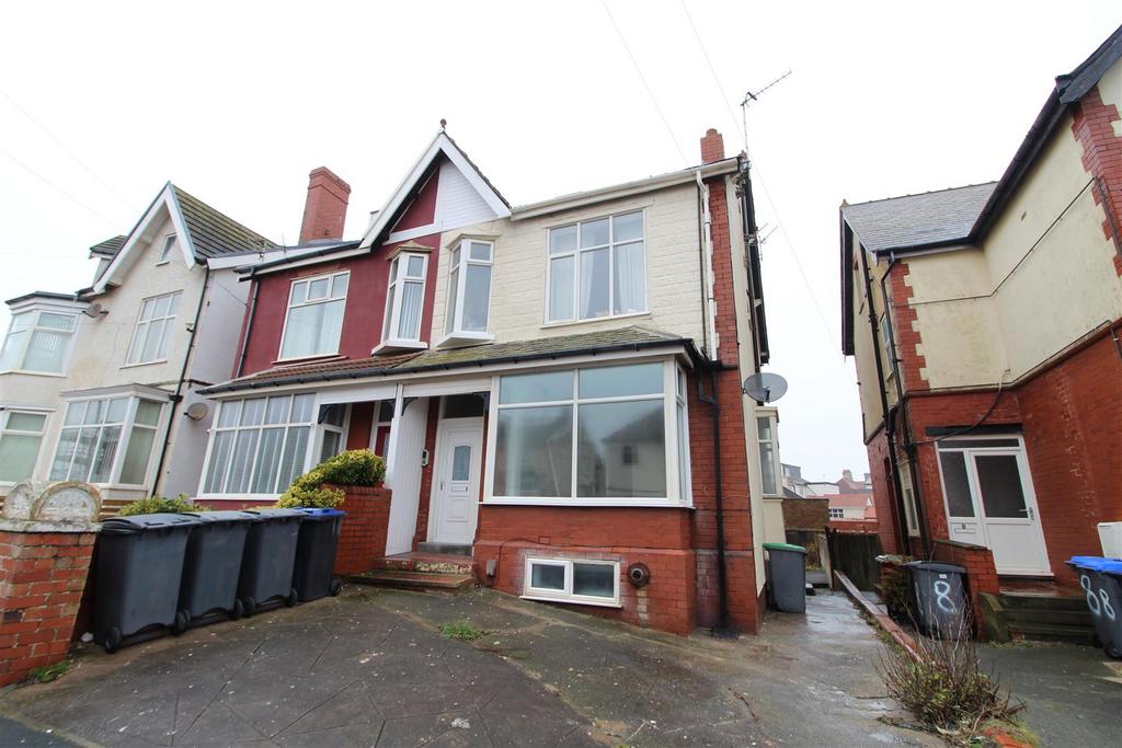 6 Cavendish Road, Bispham, Blackpool 1 bed property - £435 pcm (£100 pw)