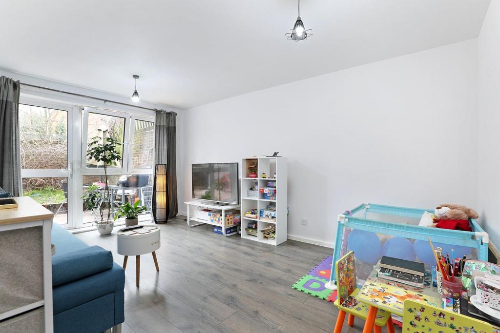 Mcneil Road, London 1 bed apartment - £290,000