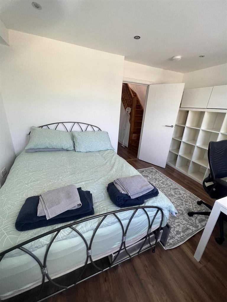 Marriott Road, London 1 bed house - £2,200 pcm (£508 pw)