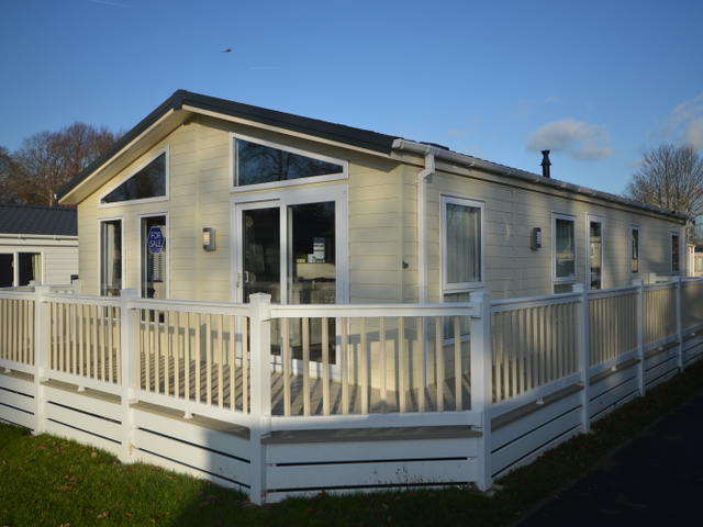 Coghurst Hall Holiday Park 2 bed lodge - £144,995